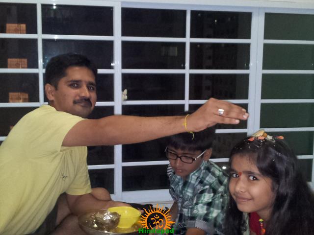 Bhogi Pallu (Bhogi Pandlu, Bhoda Pandlu), showered on the heads of ...