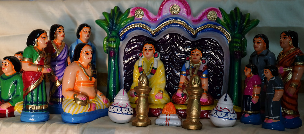 Sankranthi Bommala Koluvu | Bommala Nomu during Sankranti | HinduPad